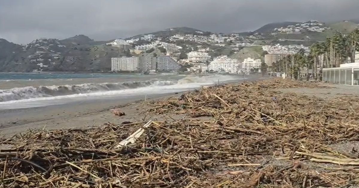 Vídeo | La playa de San Cristóbal de Almuñécar permanece repleta de ...