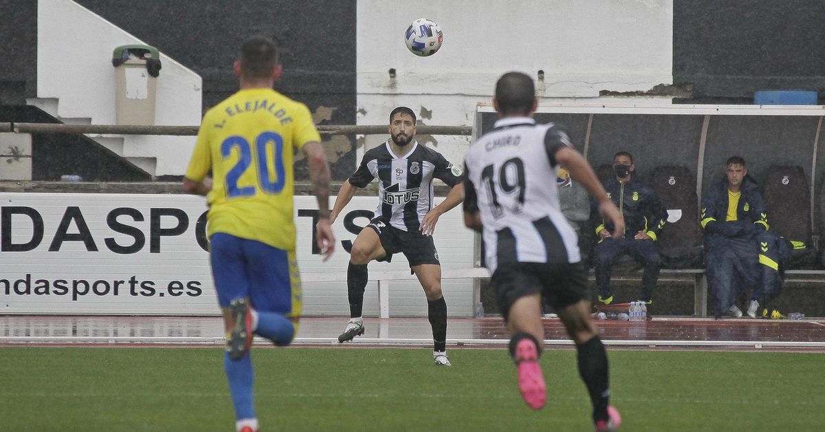 Real Balompédica Linense: Álex Peque deja la Balona para marcharse al ...