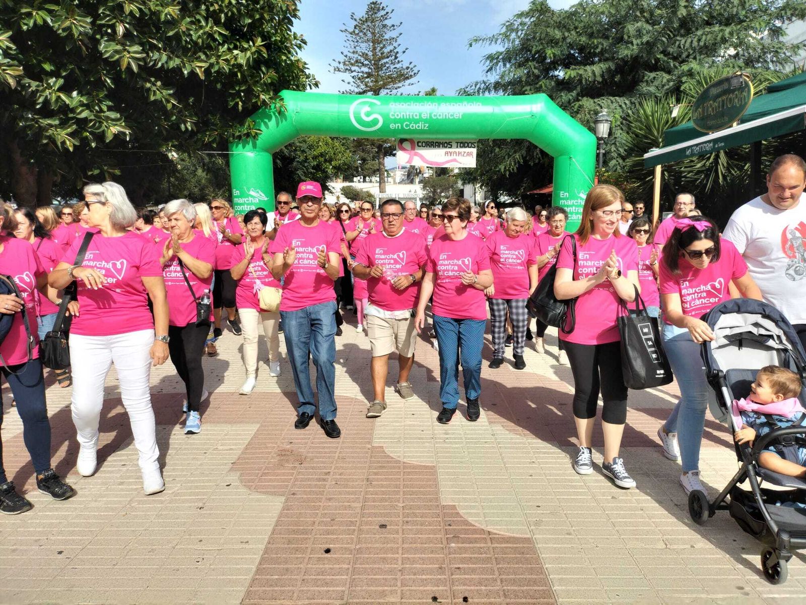 'Marcha rosa' en Tarifa contra el cáncer de mama