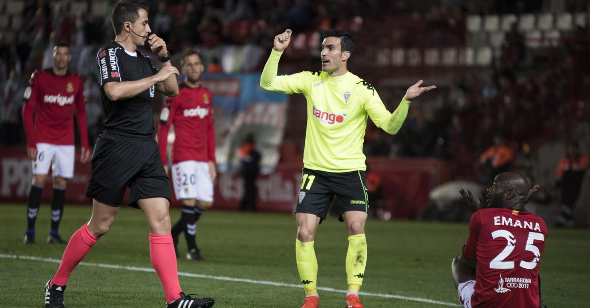 Ais Reig, el árbitro designado para el Sporting de Gijón - Córdoba CF