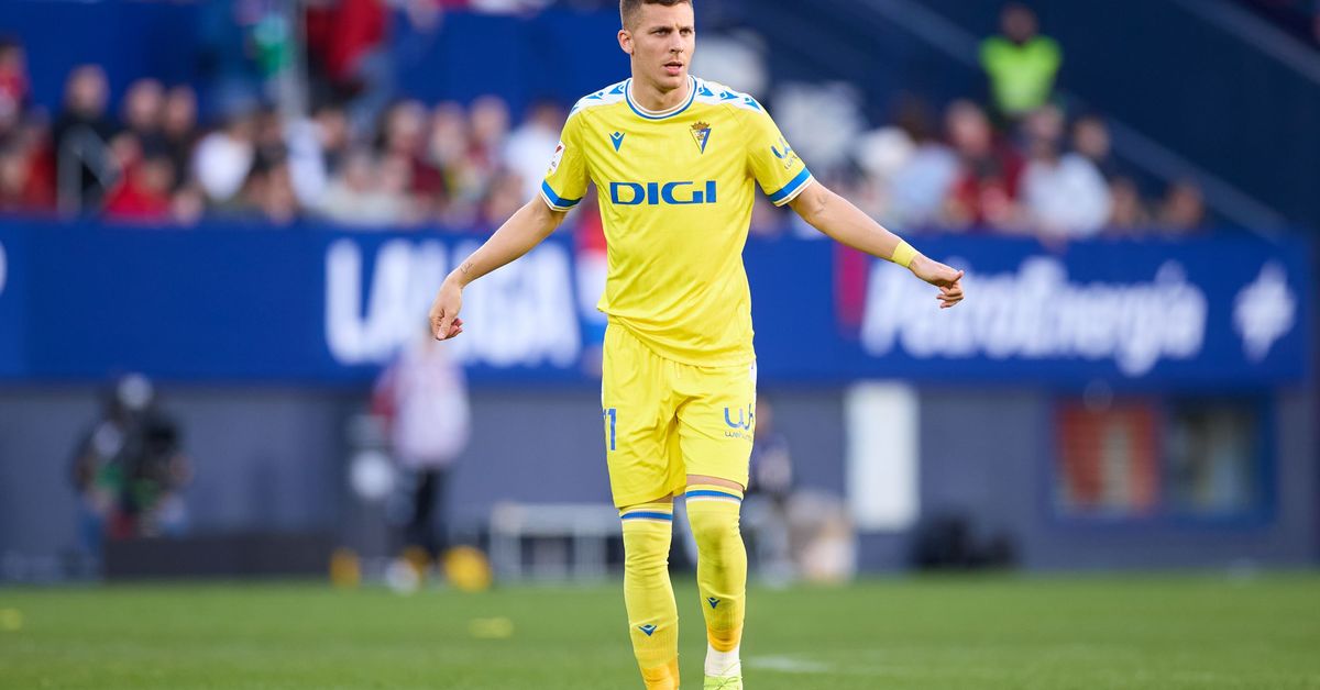 Iván Alejo refleja el hundimiento del Cádiz CF