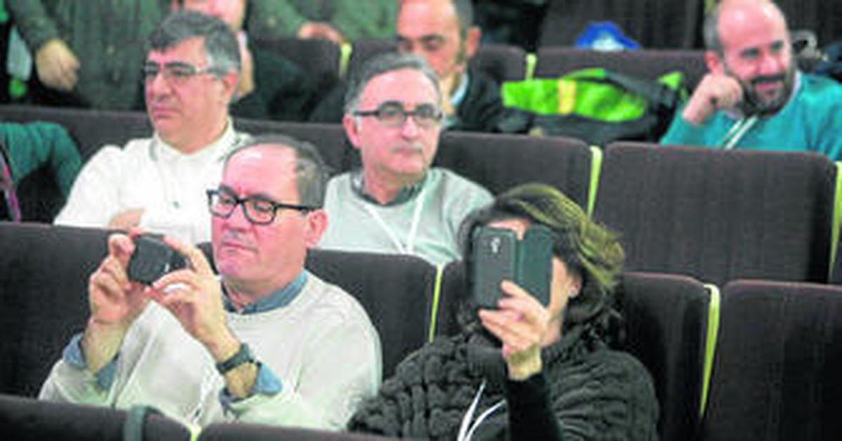 "Invitar a comer es una cortesía de la UCA"