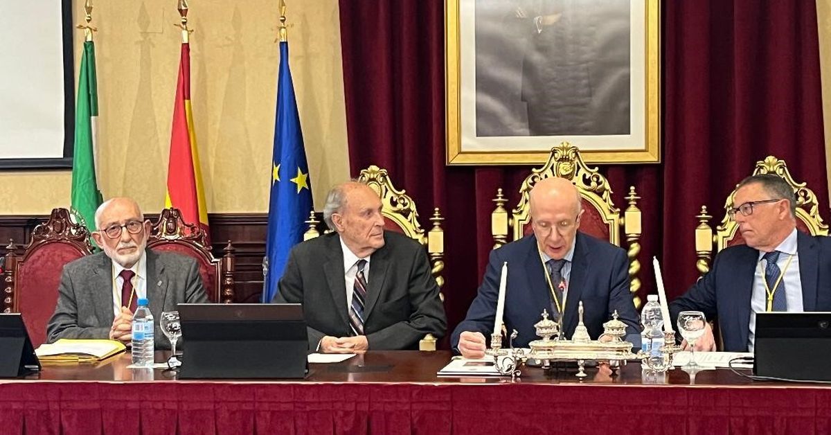 Carlos Pera nuevo Académico de Medicina