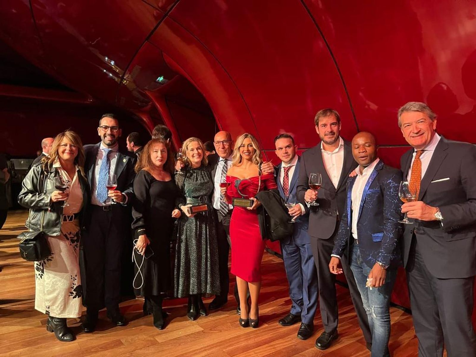 La Carboná y Hotel Bodega Tío Pepe recogen sus Premios de Enoturismo ...