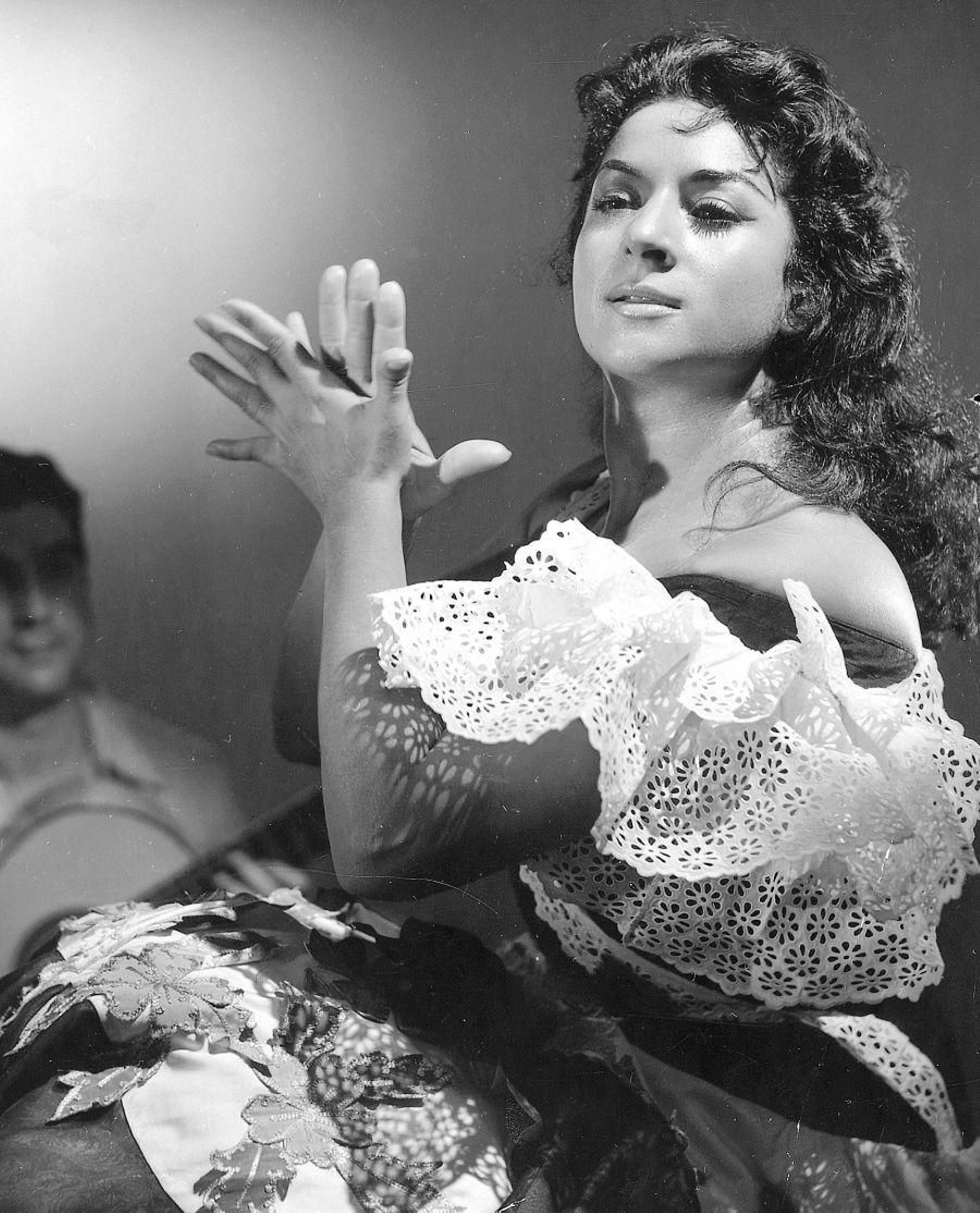 Nuestra copla (III): Lola Flores, ¡¡Ay pena, penita, pena…!!