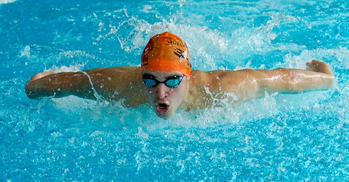 Rubén Camacho bate dos nuevos récords provinciales