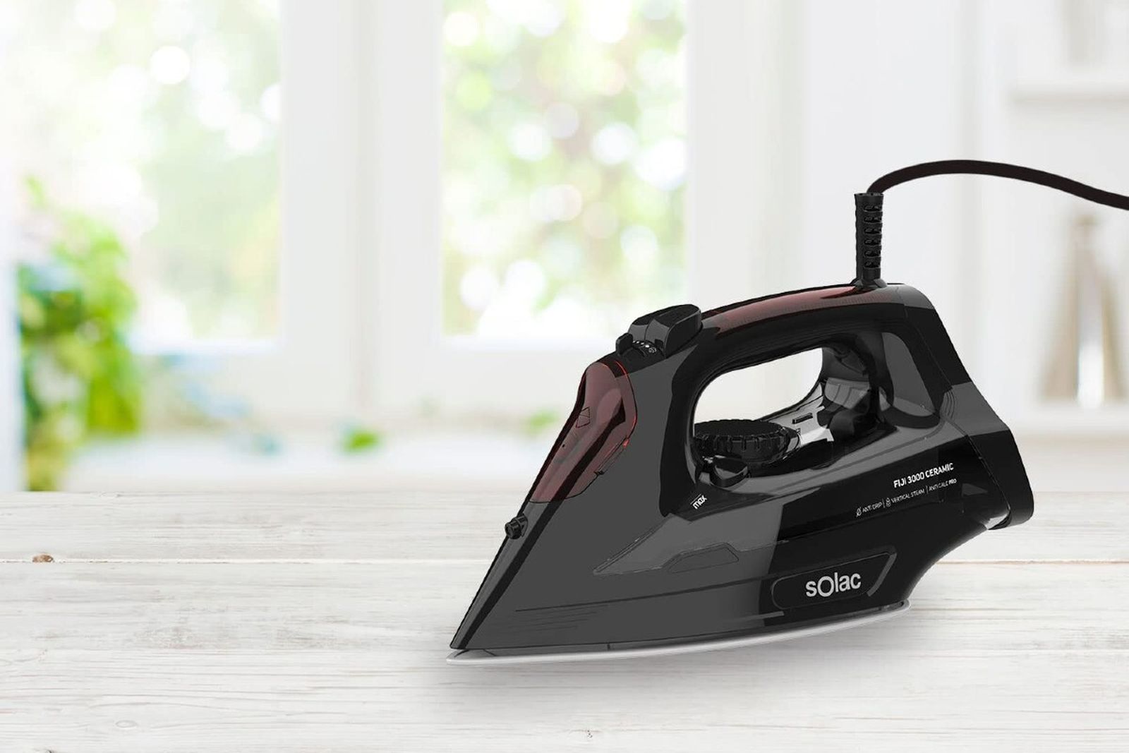 Amazon tira el precio de esta plancha de vapor Solac ¡ahora tiene un 60% de descuento!