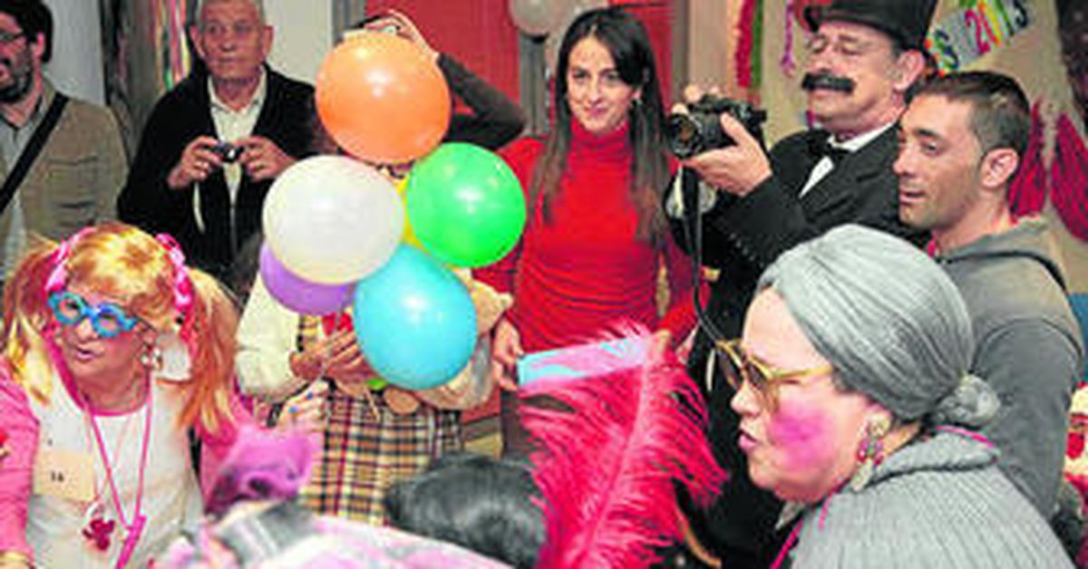 La festividad llega al Centro de Mayores Mediterráneo-Oliveros