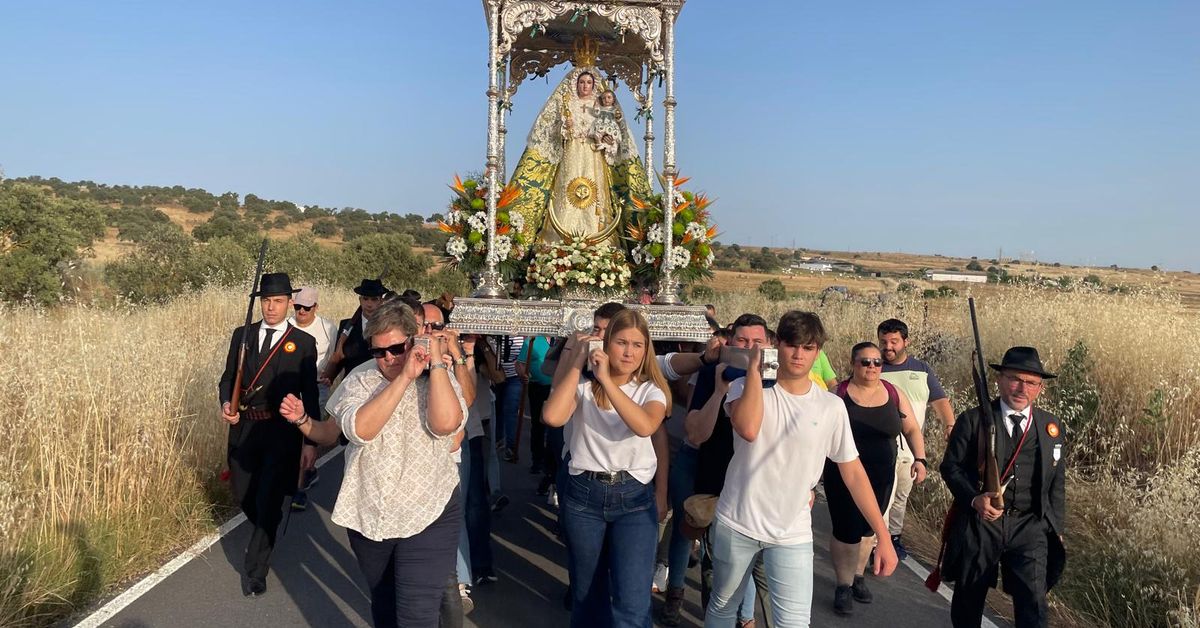Pozoblanco se despide de la Virgen de Luna en la Romería de Llevada