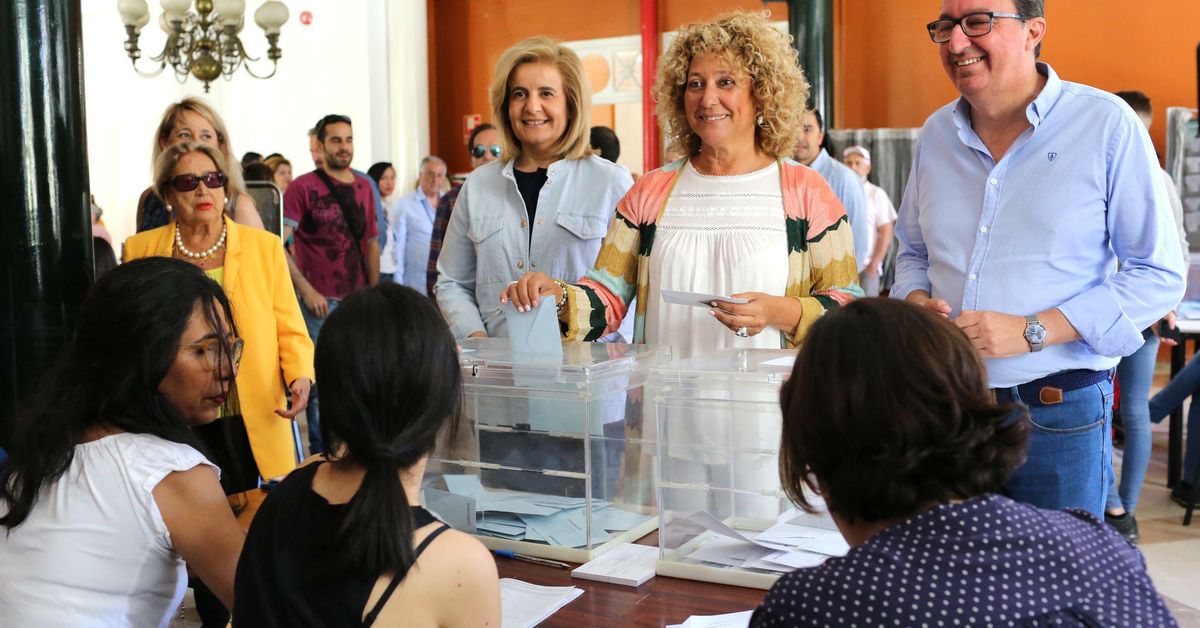 Pilar Marín espera que hoy "brille la democracia y brille el Recreativo"