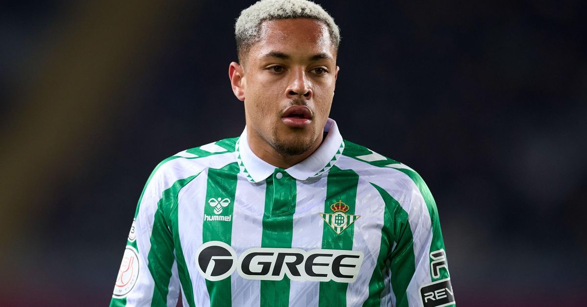 Primer toque para Vitor Roque