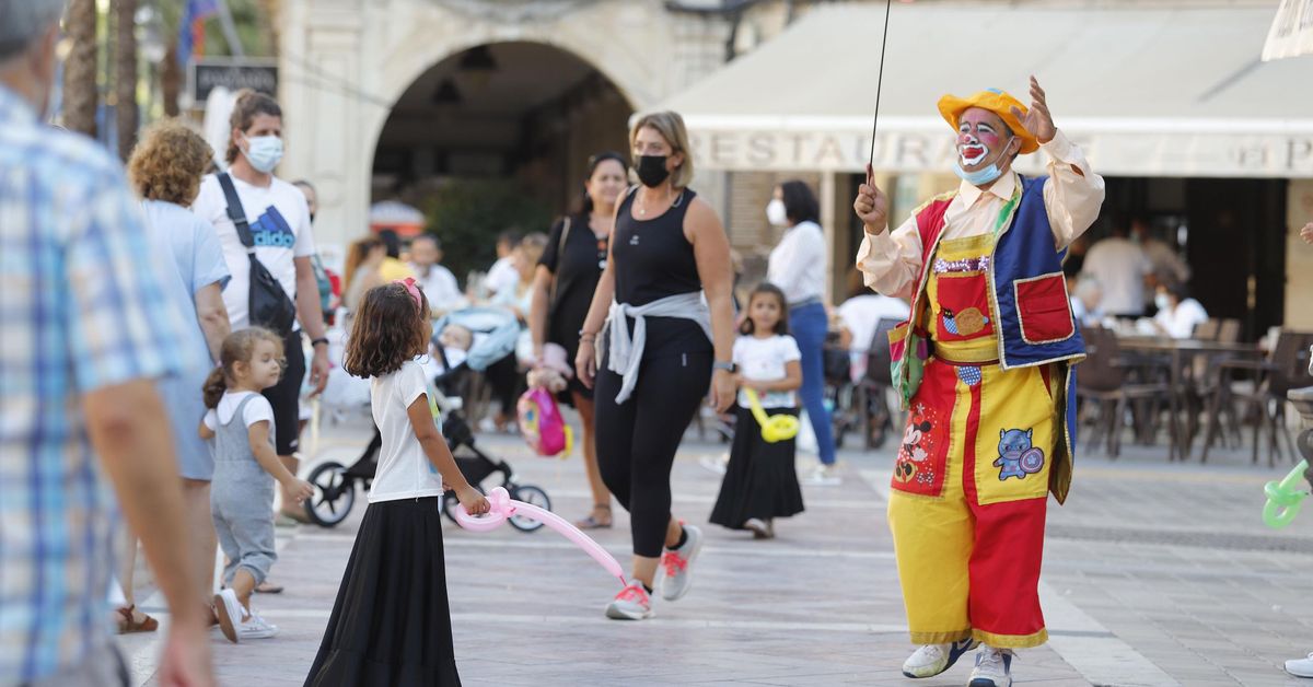 Chilolo, el payaso más famoso de Huelva, protagonista de las fiestas de ...