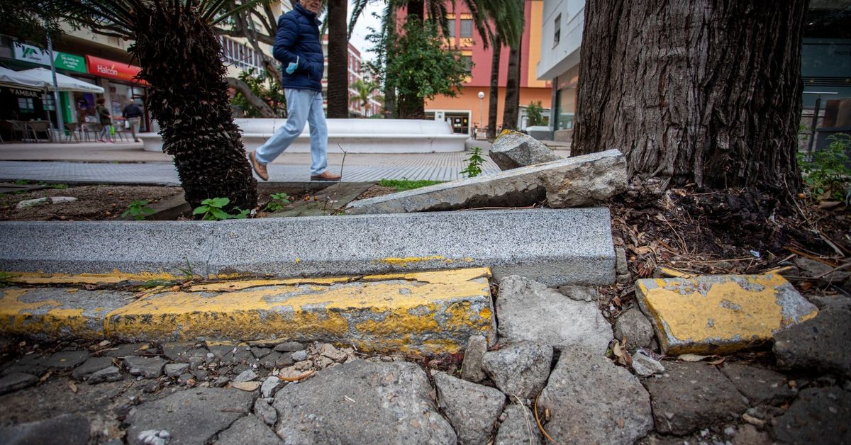 Cádiz, imágenes de una ciudad descuidada