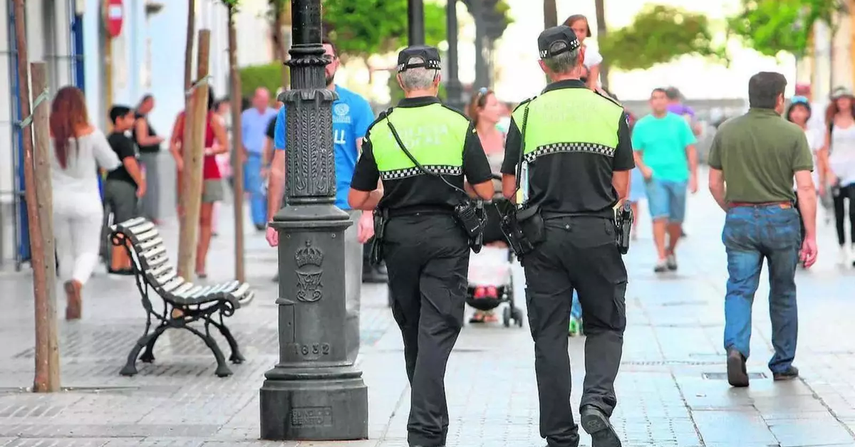 Una policía local de Chiclana, humillada y vejada por parte de un ...