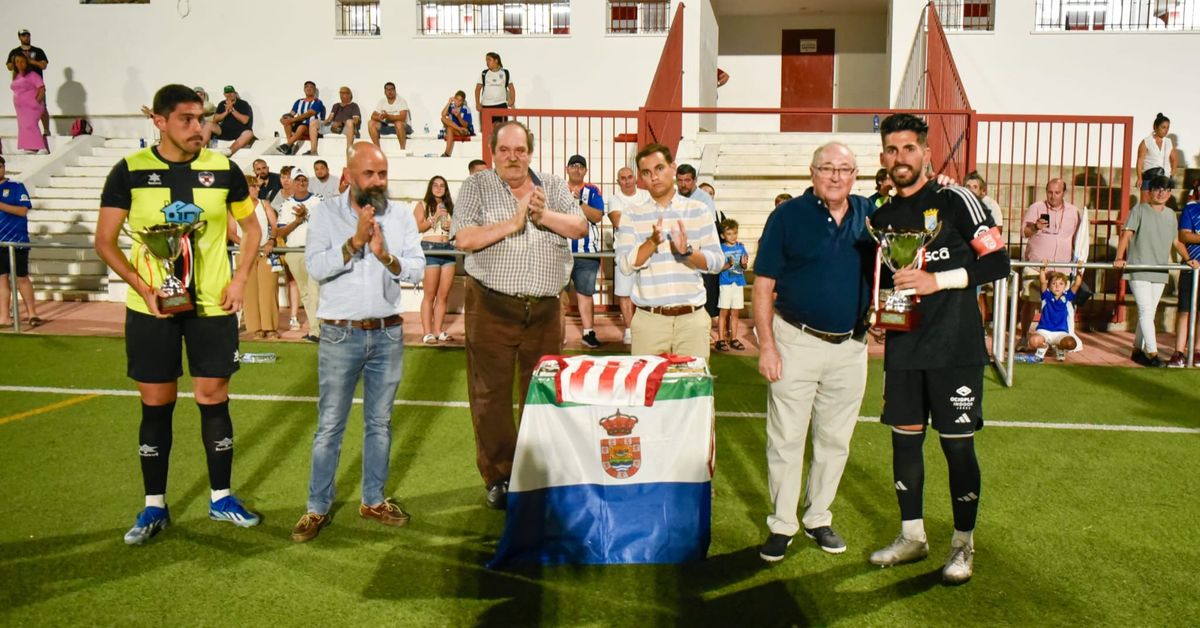 Las imágenes del triunfo del Xerez CD en el Trofeo Andrés Chacón