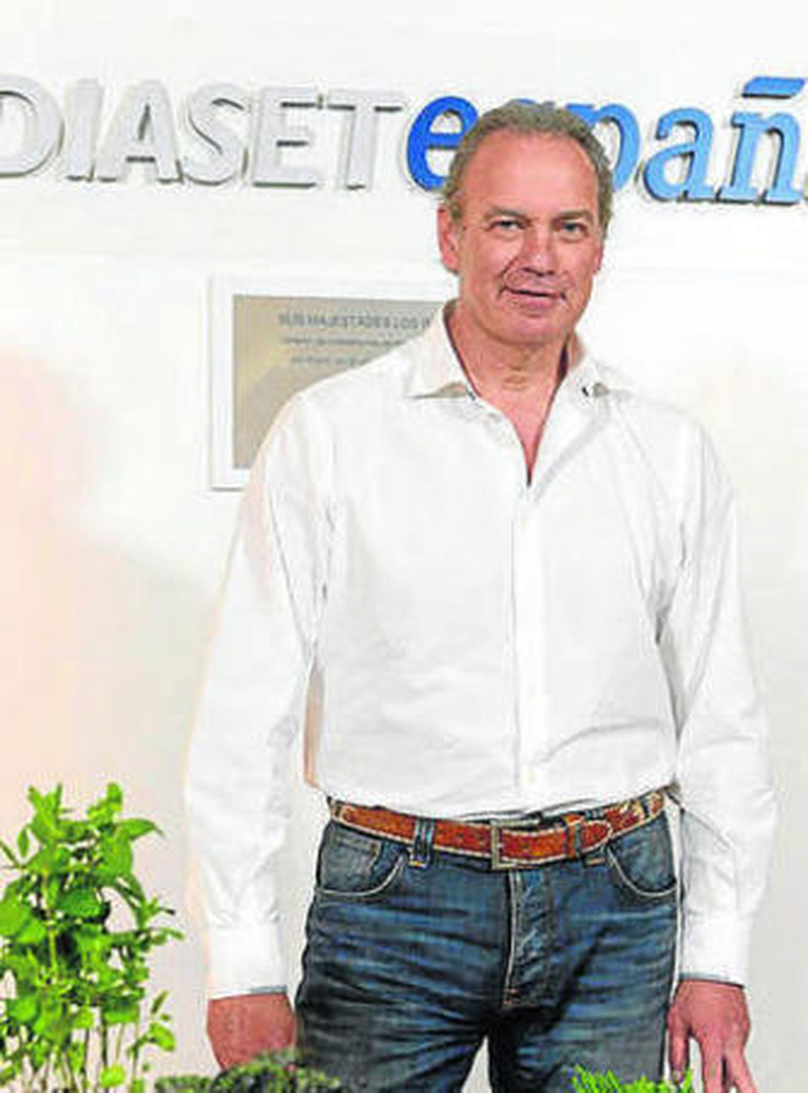 Bertín Osborne reserva para Telecinco a Pedro J. Ramírez