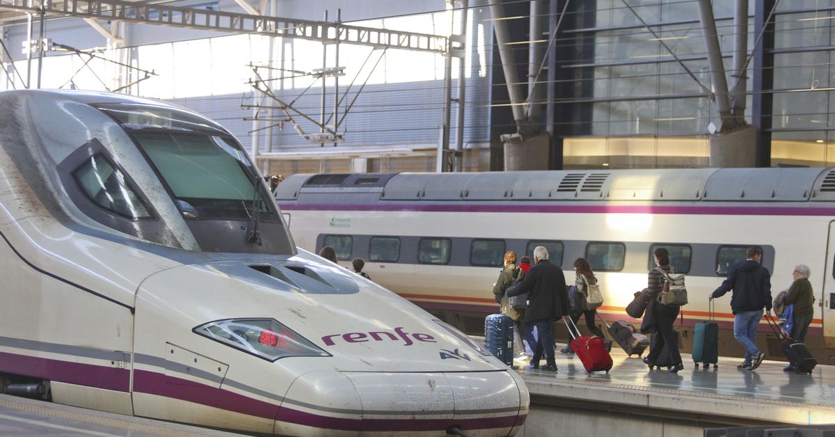 Renfe pondrá en servicio dos trenes AVE más al día entre Málaga y Madrid en octubre