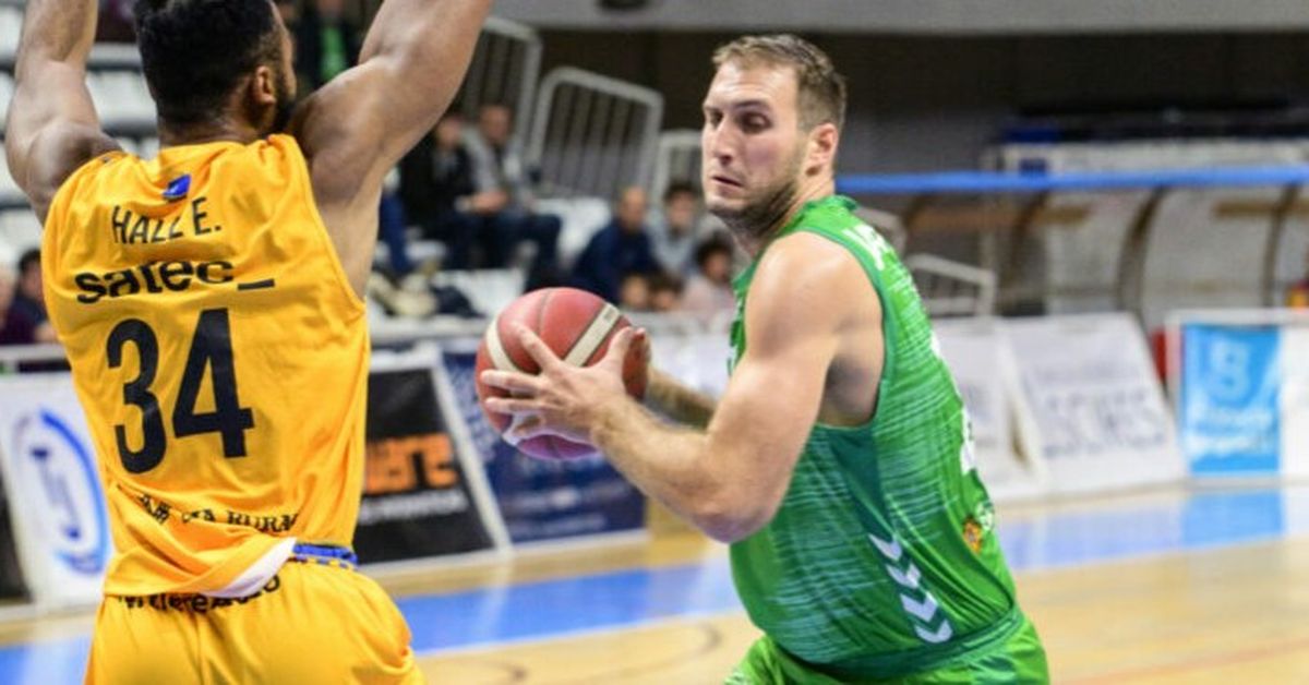 Udea incorporada al pívot serbio Milos Jankovic
