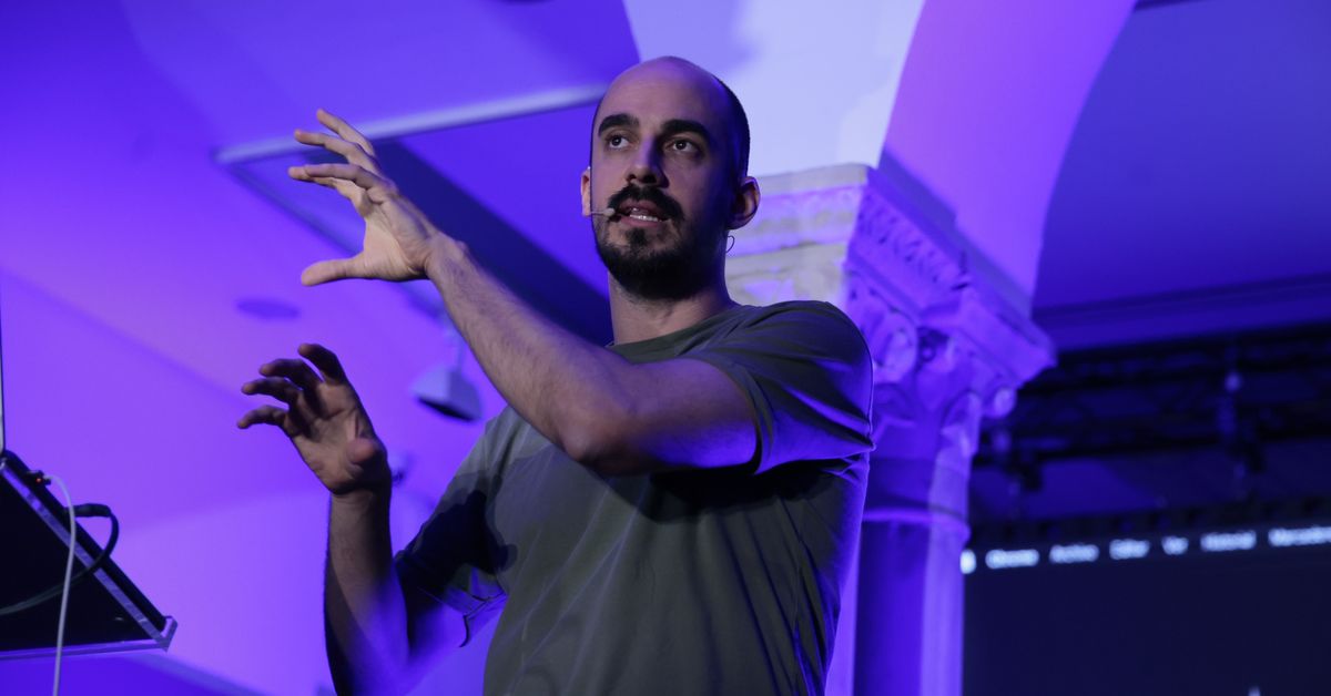 El 'youtuber' Carlos Santana en Sevilla: "La revolución de la inteligencia artificial ya está ...