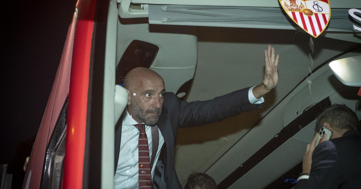 Monchi: "Cuando saco a los perros, no me dicen buenos días, sino que ...