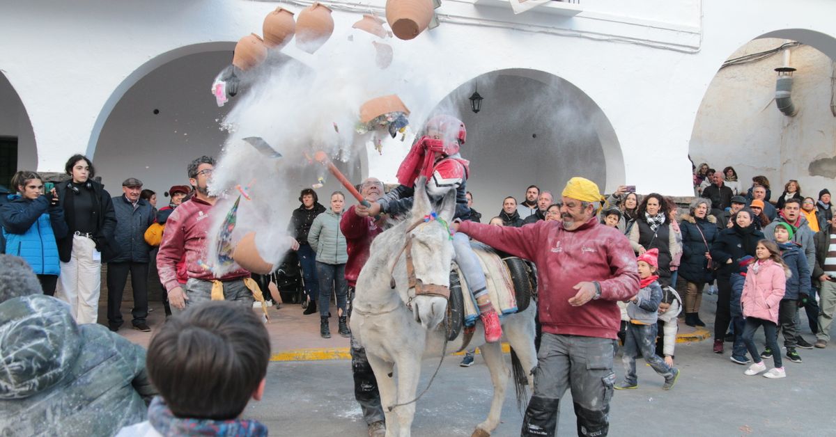 El cierre de las fiestas de Fiñana conjuga tradición y una ferviente ...