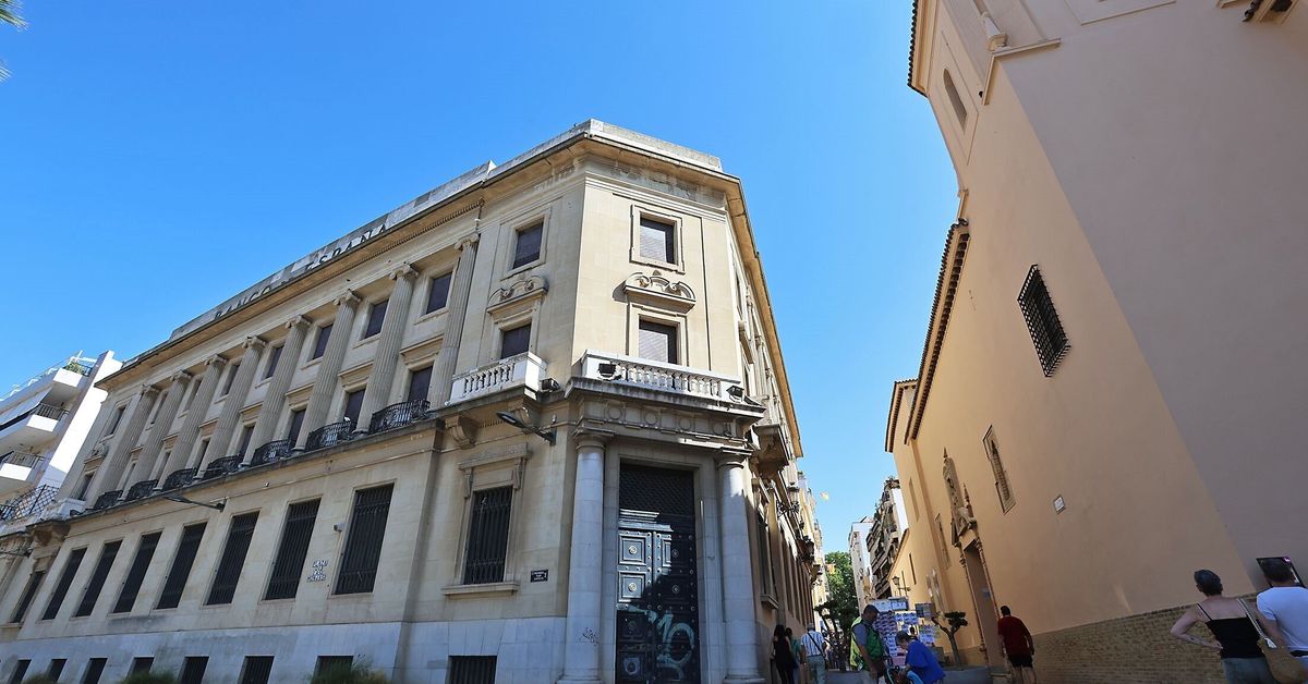El Pleno local pide a la Junta que el edificio del Banco de España se destine al Museo ...
