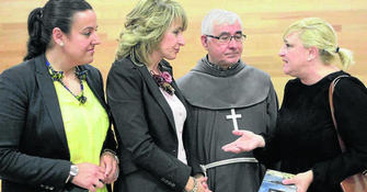 Hilda Martín presenta en Algeciras su obra 'El libro de las mareas'
