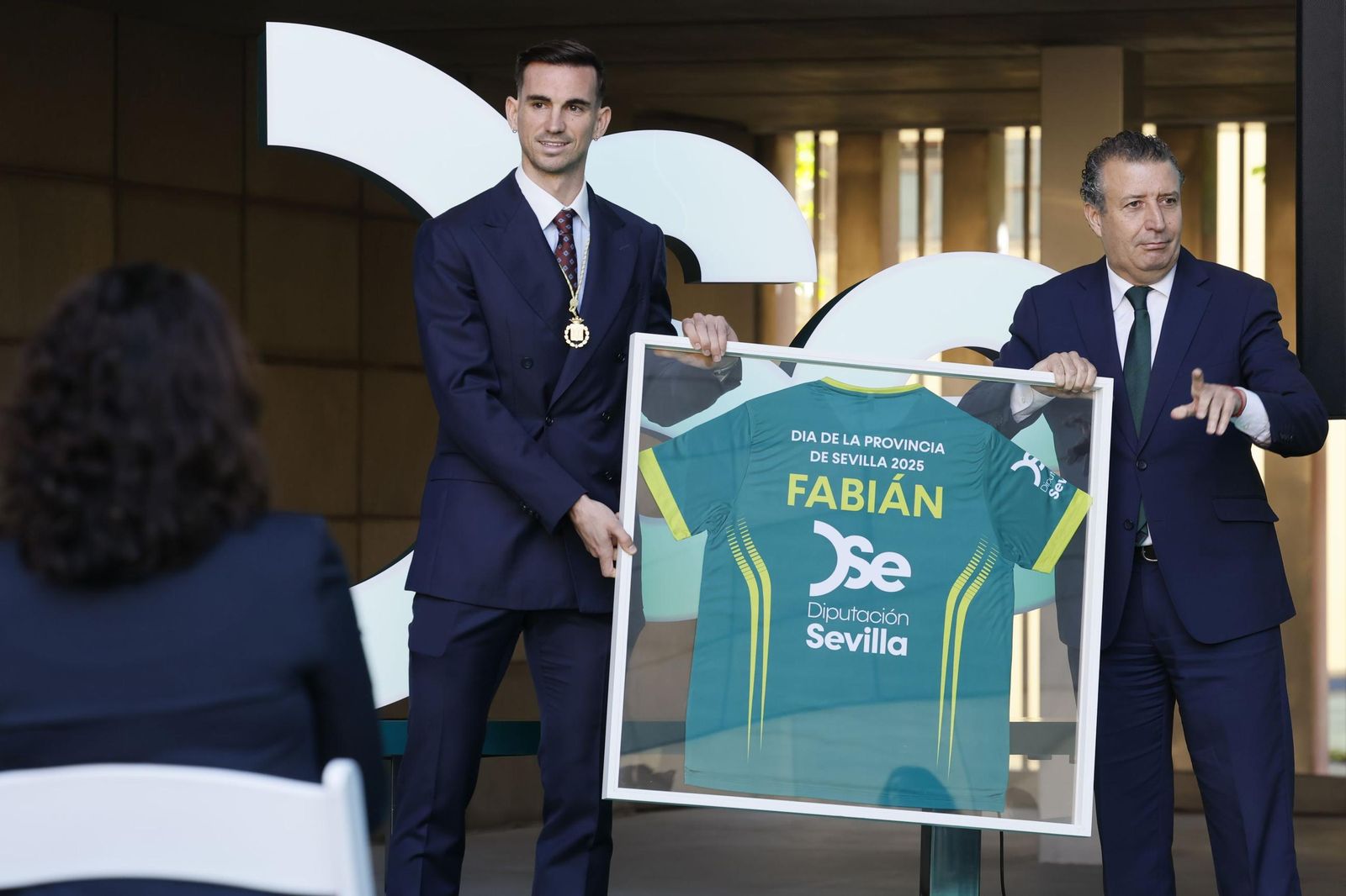 Fabián Ruiz recibe la Medalla de Oro de la Provincia: "Siento orgullo de sentir el ...