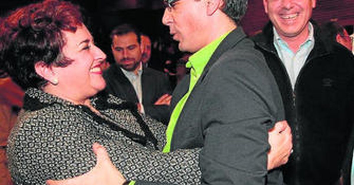 La forma 'made in USA' de arremangarse una camisa