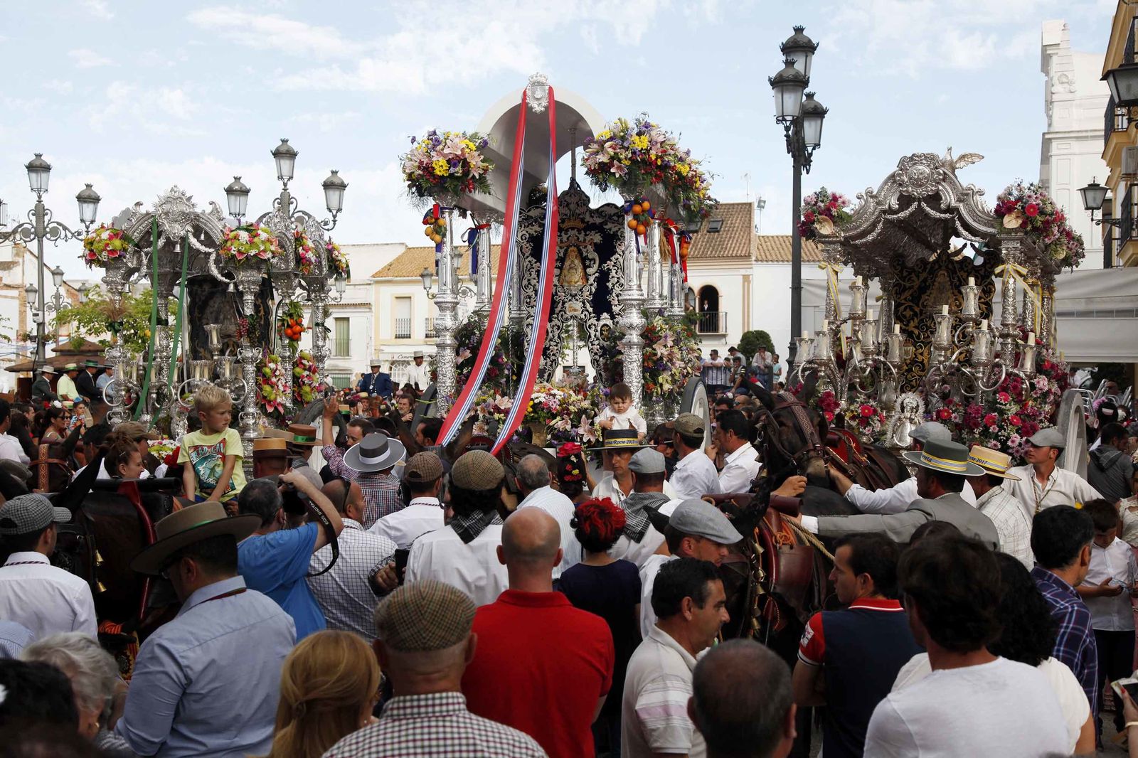 Las salidas de las hermandades de El Rocío de Ayamonte, Isla Cristina y ...