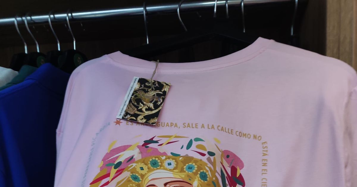 La camiseta con la Esperanza de Triana y una entrevista de Maruja ...