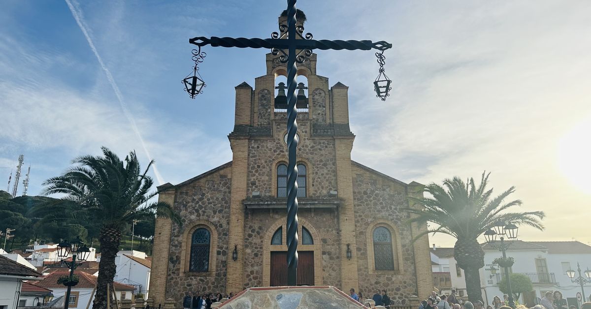 Riotinto ya disfruta de su nueva y señera placita 'El Cautivo'