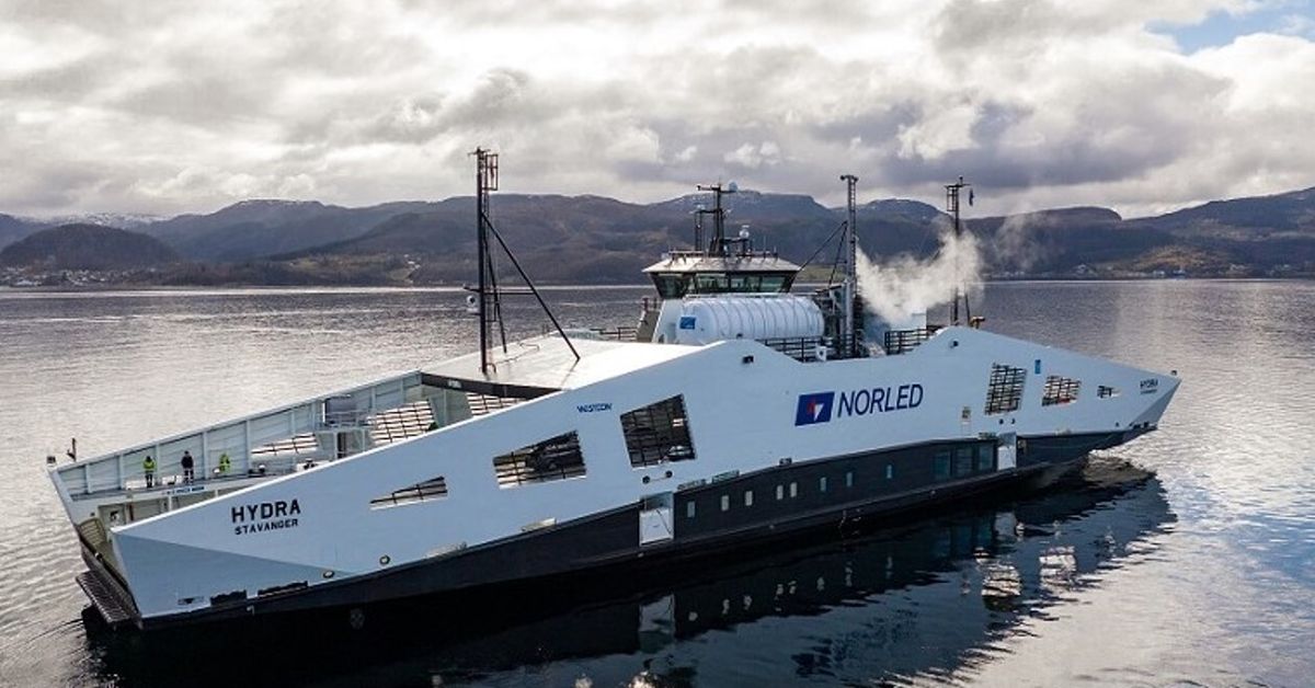 El primer ferry propulsado con hidrógeno líquido comienza a navegar en ...