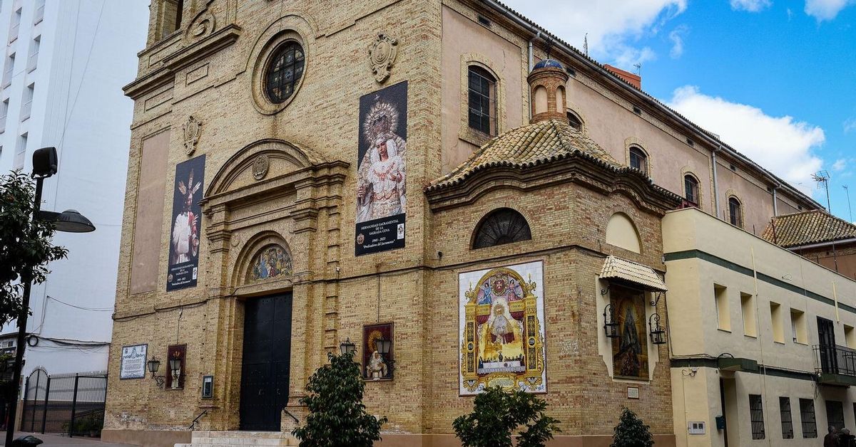 El Polvorín, el barrio que late al compás de sus hermandades