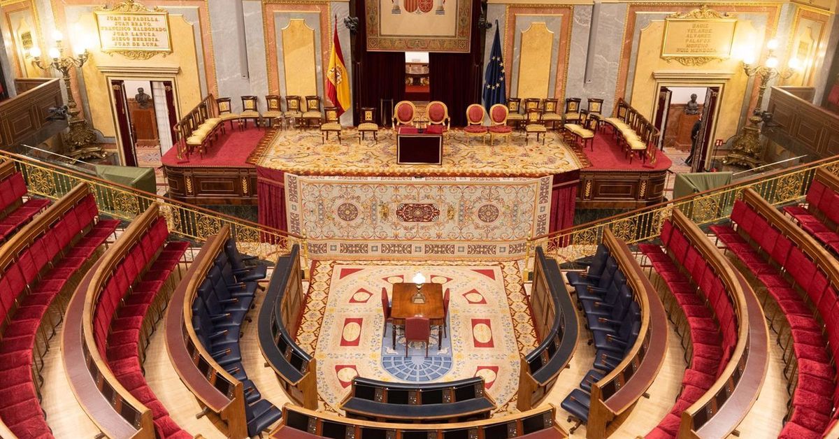 ¿Qué significa estar aforado y cómo impide ser procesado por la vía normal?