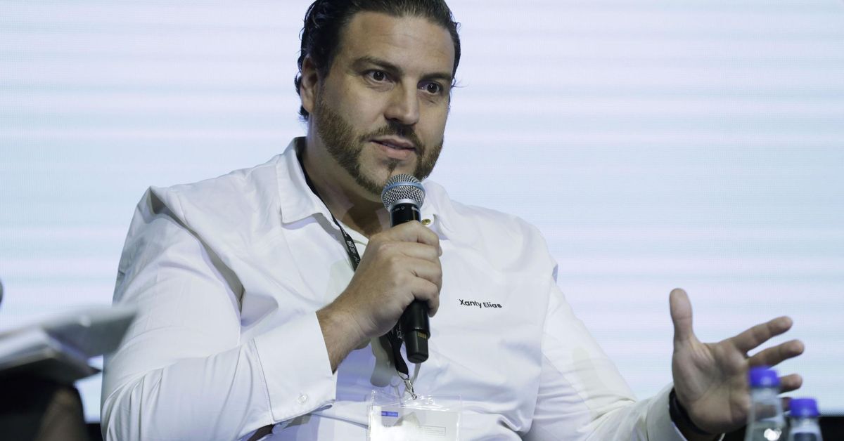 El reconocimiento El Faro para el chef onubense Xanty Elías