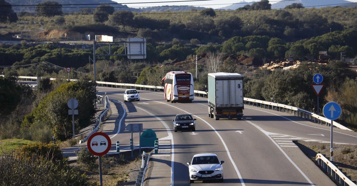 El Senado insta al Gobierno a licitar los contratos de redacción de la ...