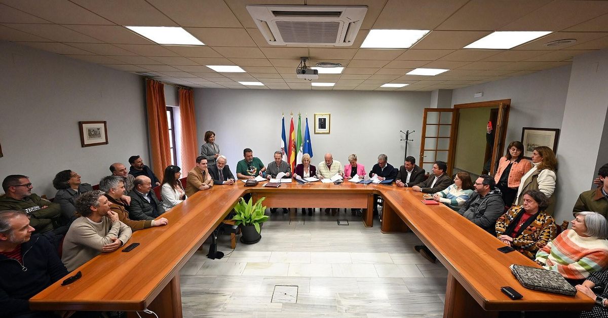 La Alcaldesa De Jerez Y Sindicatos Firman El Nuevo Convenio Colectivo