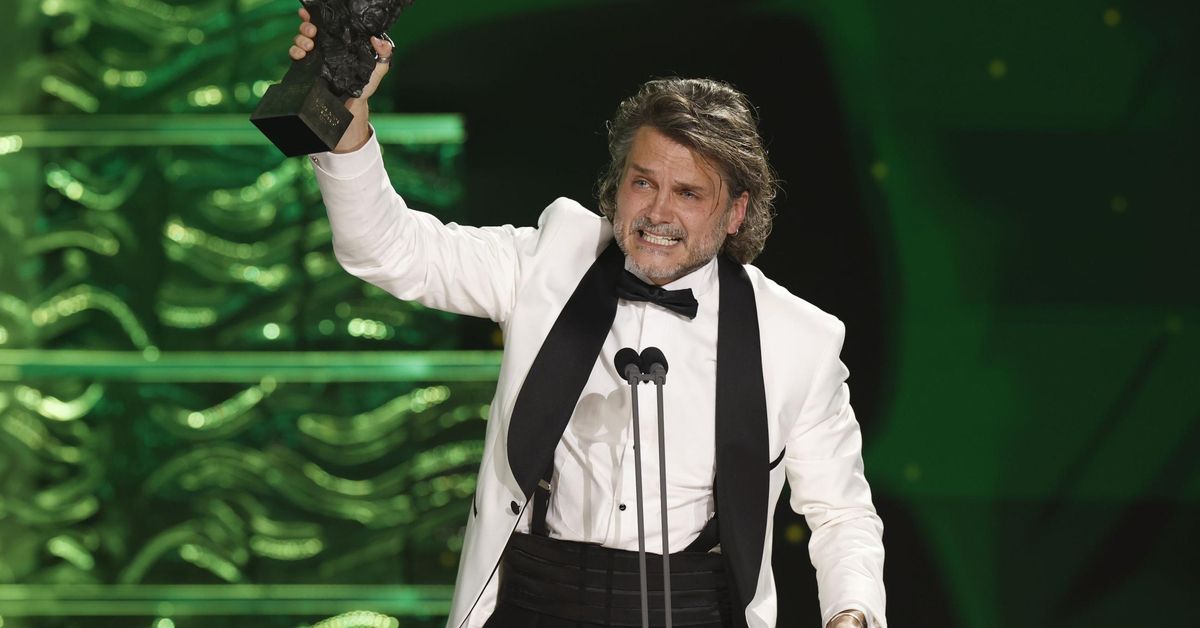 Vídeo | Así recibió Salva Reina su primer Goya por 'El 47'