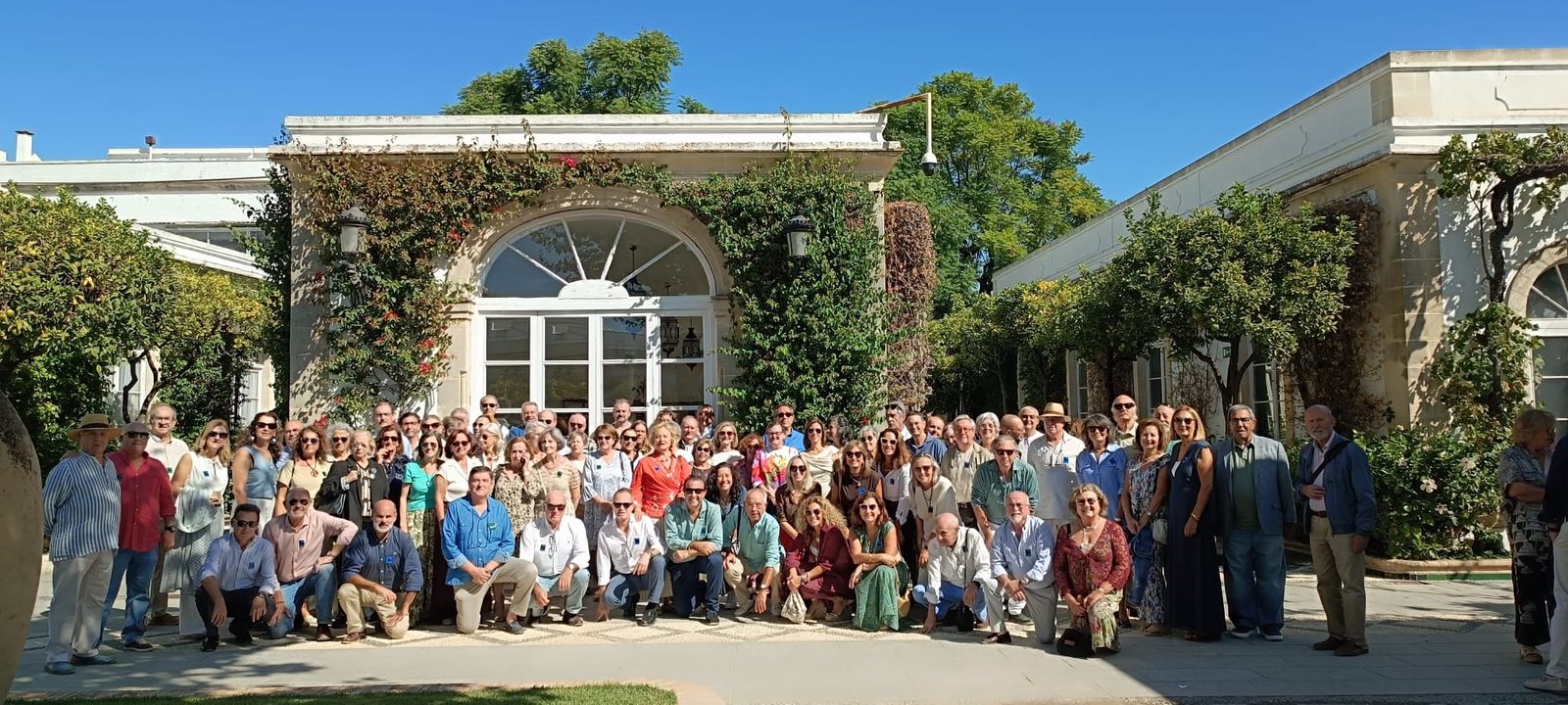 El Ateneo del Vino de El Puerto visita la Bodega de Mora de Osborne