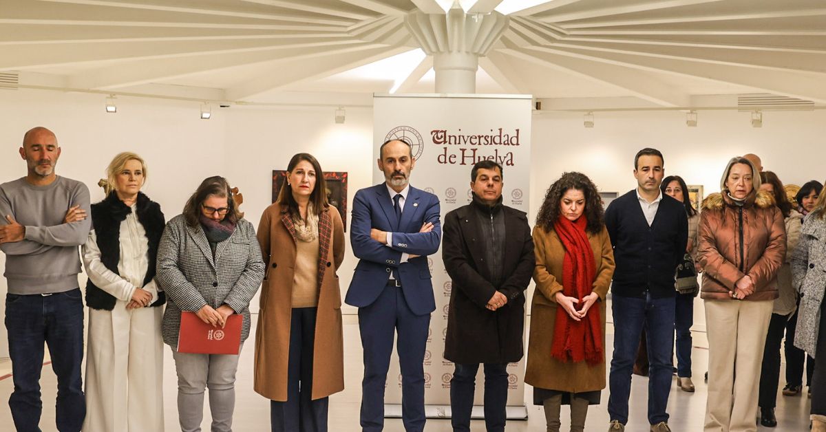 Minuto de silencio de la Universidad de Huelva por las víctimas del ...