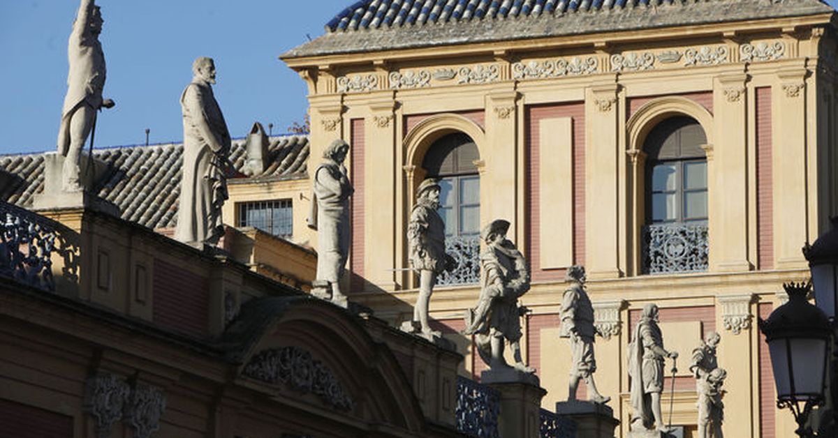 ¿Por qué Sevilla es de color albero y carmesí?