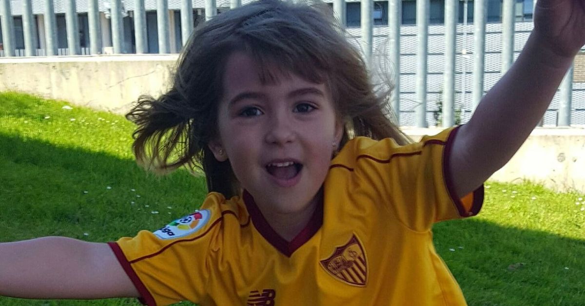 La historia de Haizea: la pequeña sevillista que sufre Retinosis ...