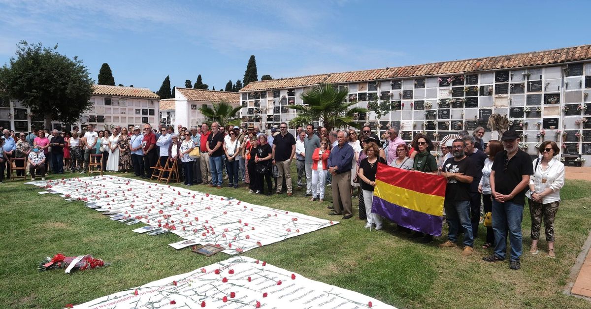 Emotivo homenaje a los 4.000 represaliados del franquismo de Córdoba que yacen en fosas