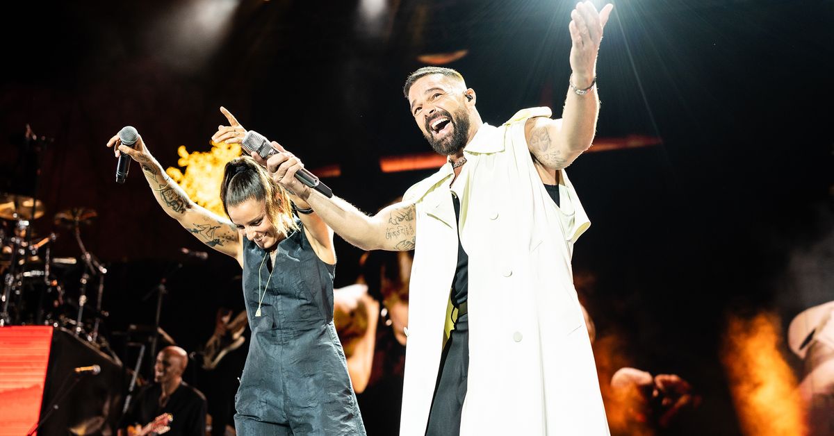 Vídeo | Ricky Martin y La Mari cantan juntos 'Tu Recuerdo' en Starlite ...