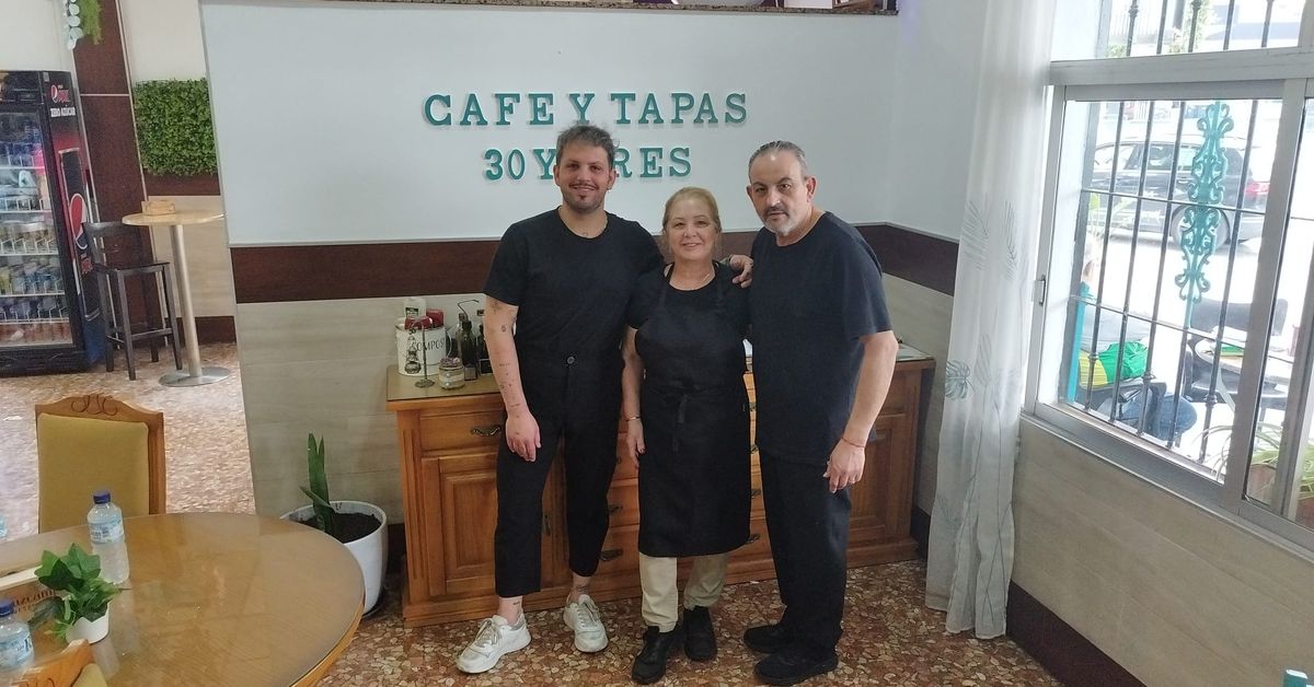 Medio siglo detrás de la barra del mismo bar