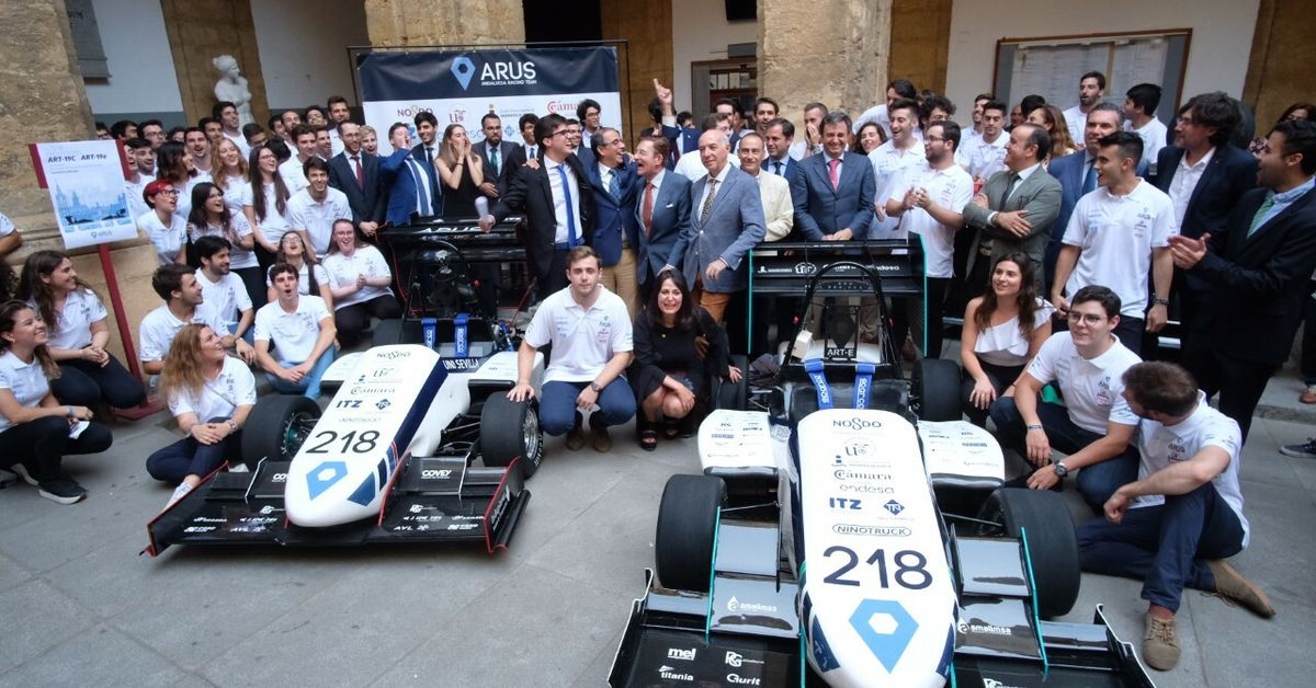 El equipo ARUS presenta sus dos nuevos monoplazas para la Formula ...