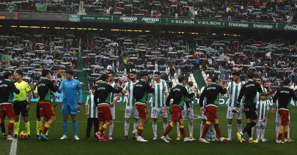 Las Mejores Fotos Del Ambiente En El Córdoba Cf Racing De Santander