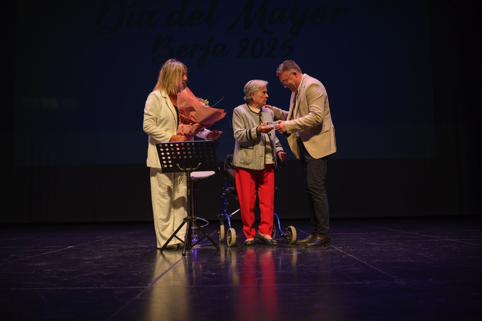 Todo el amor y cariño de Berja para María Dolores Gutiérrez, Ramón ...