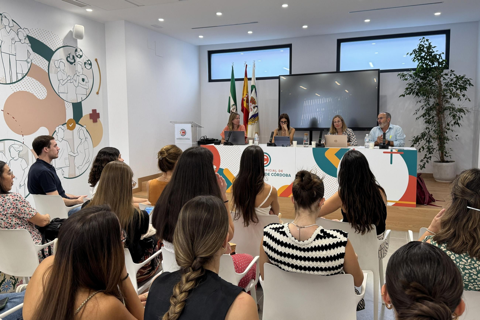 Demandan al SAS una implantación de plazas de Enfermería Pediátrica "más ambiciosa"